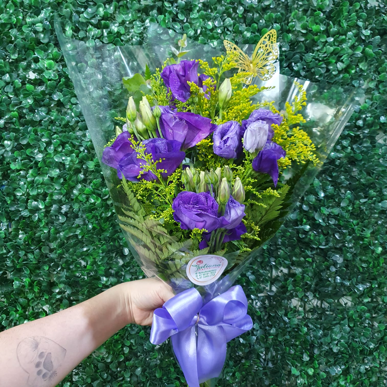 Juliana Flores Floricultura - Ramalhete de lisianthus - Transparente